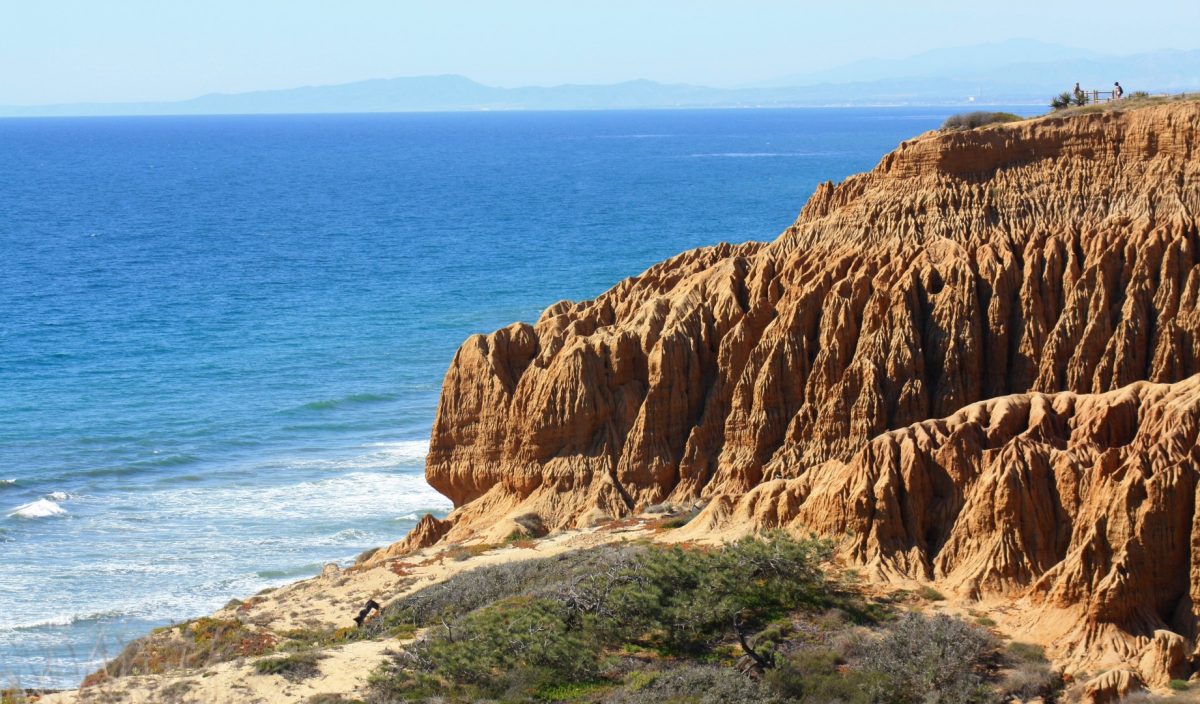 Sunset Cliffs Beach (Garbage Beach) in San Diego, CA - California Beaches