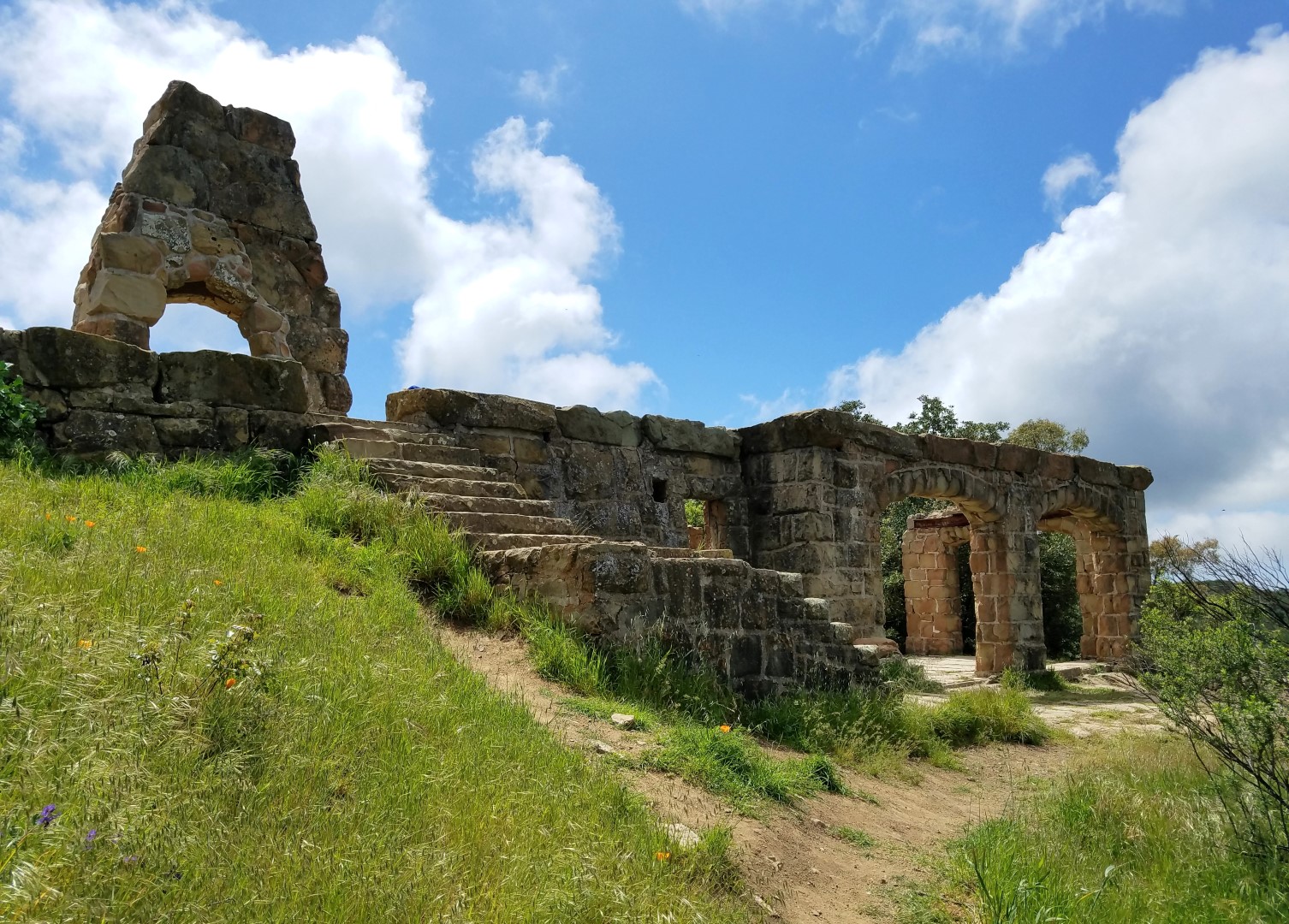 See These 7 Amazing Castles in California - California Beaches