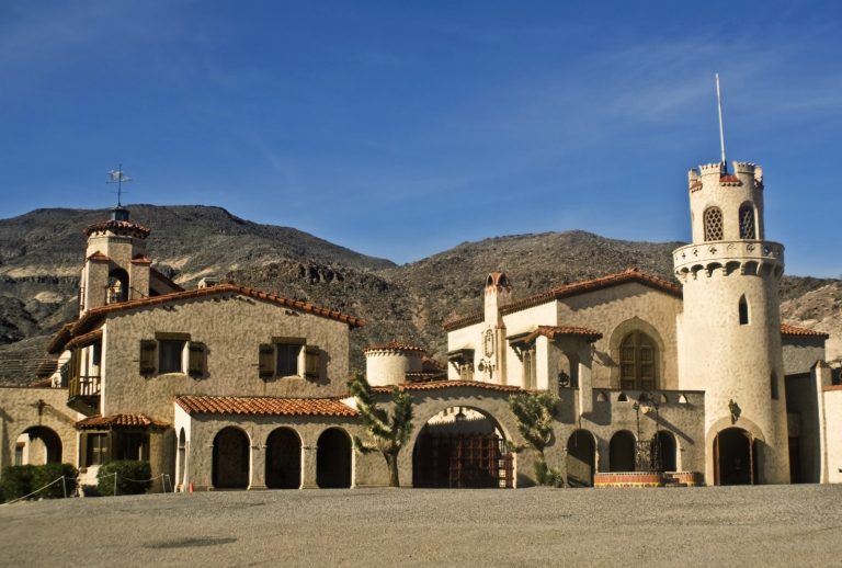 See These 7 Amazing Castles in California - California Beaches