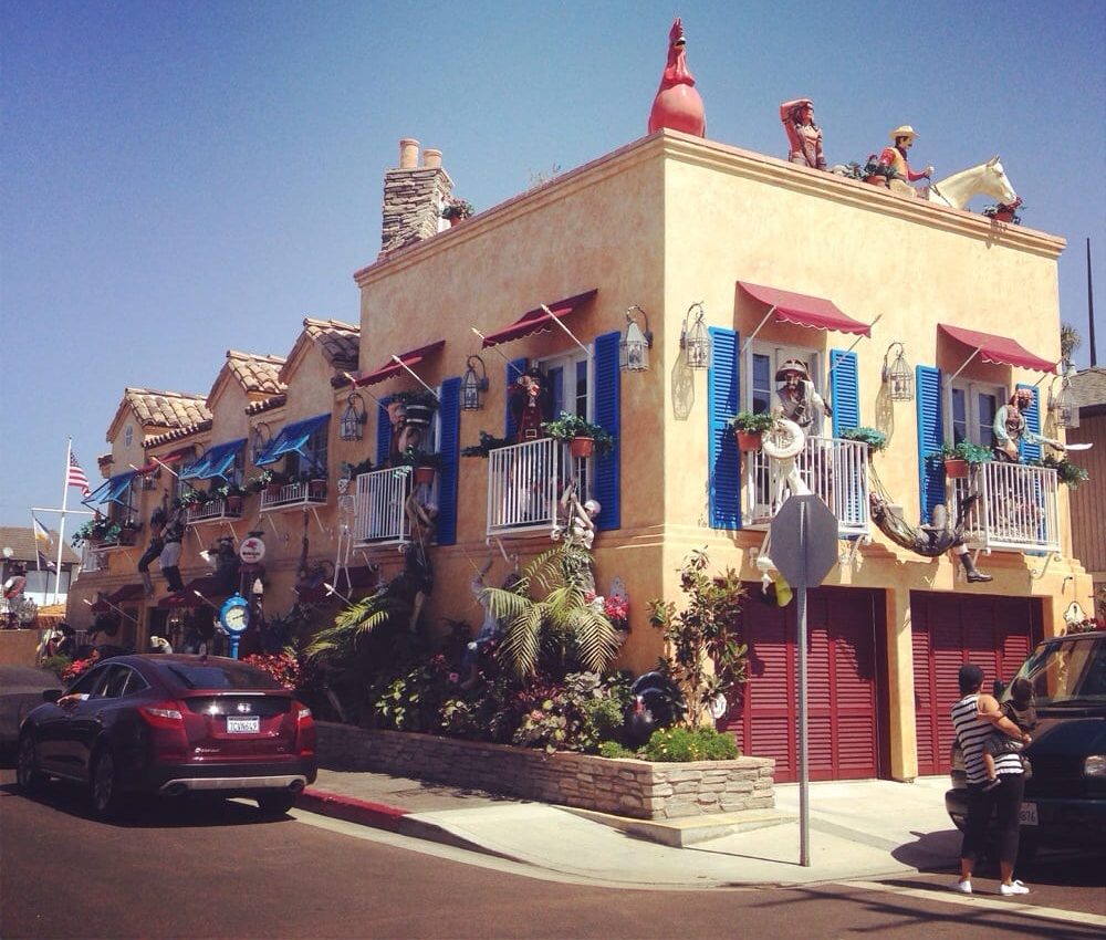 7 Unique Roadside Attractions In Southern California